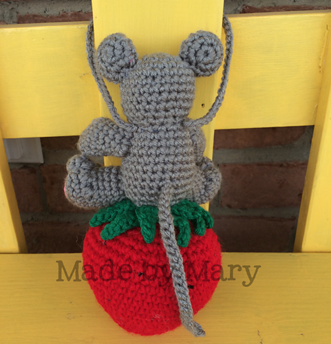 Ravelry: Wall Hanging - Mouse on a Strawberry pattern by Mary Smith