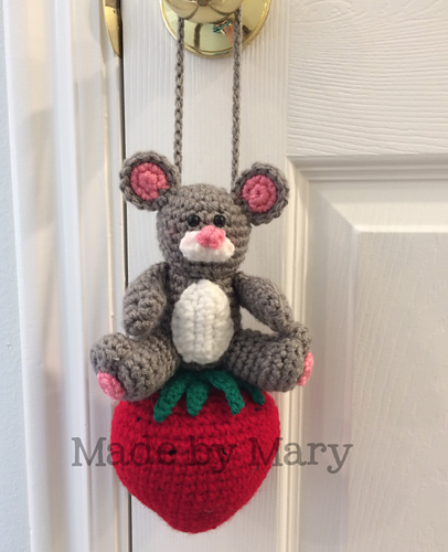 Ravelry: Wall Hanging - Mouse on a Strawberry pattern by Mary Smith