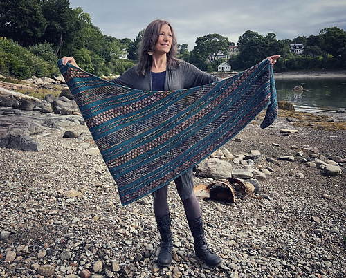 Ravelry: Killer Queen Shawl pattern by Mary Annarella