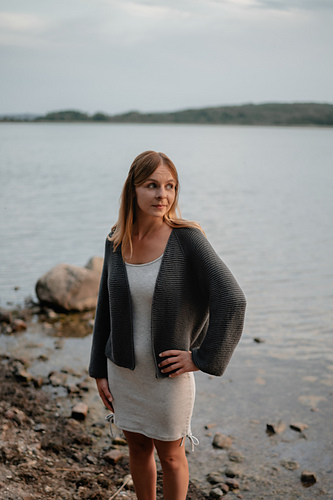 Ravelry: Perla Cardigan pattern by Maschenfein