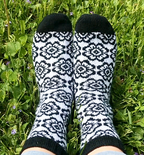 Ravelry: Daisy Socks pattern by Kristen McLaren
