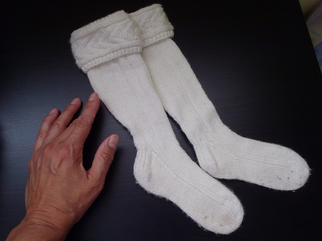 Ravelry: Slant Rib Arrowhead pattern by Veronica Gainford Collection