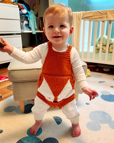 Ravelry: b36-2 Baby Fox Onesie pattern by DROPS design