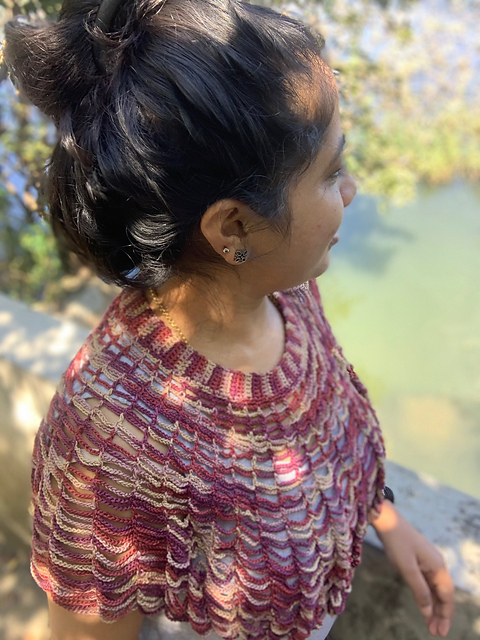 Ravelry: Capey cape pattern by Meera radhakrishnan