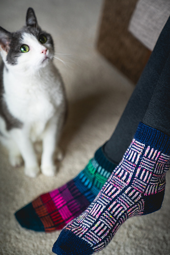 Ravelry: Tally Alley Socks pattern by Michele Frazzetta