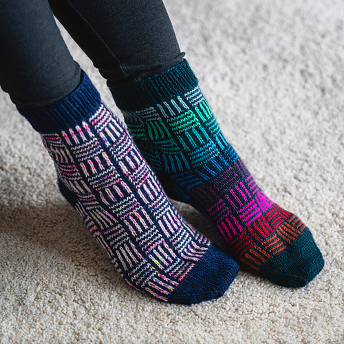 Ravelry: Tally Alley Socks pattern by Michele Frazzetta