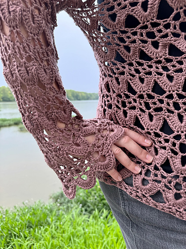 Ravelry: The Emory Pullover pattern by Meghan Ballmer
