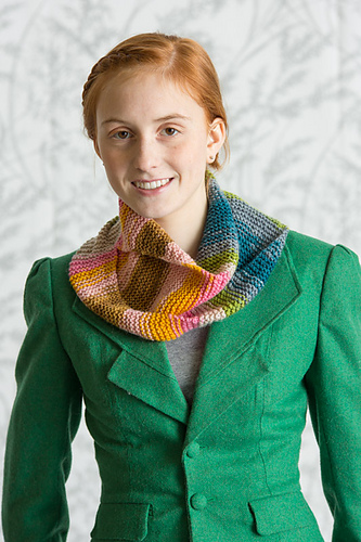 Ravelry: Folded Triangle Cowl pattern by Susan Mills Knits