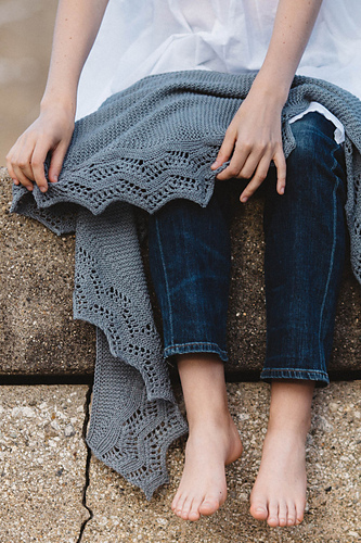 Ravelry: Breaking Waves pattern by Paulina Popiolek