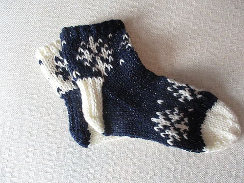 Ravelry: Flurry Socks in Worsted pattern by Melissa Kemmerer