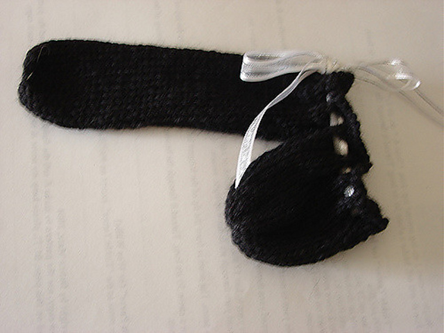 Ravelry: Wee Willie Warmer pattern by Victoria Bales