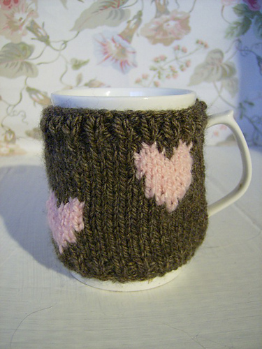 Ravelry: Cosy, Mug Hugs & Hearts pattern by Abigail Orlando