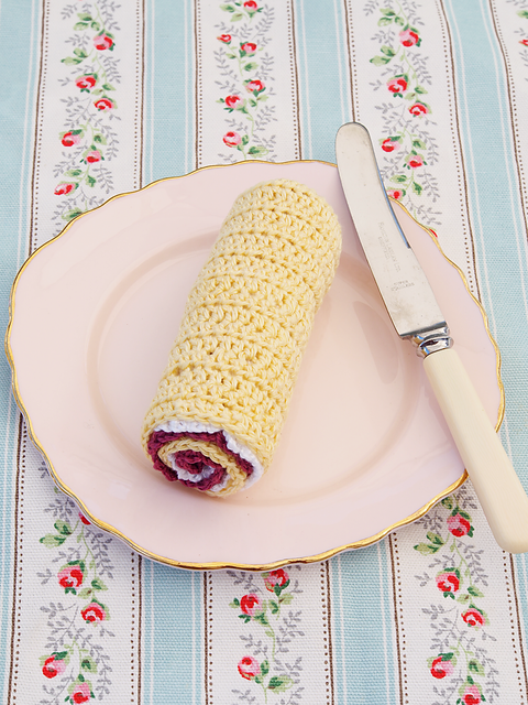 Ravelry: Swiss Roll Cake pattern by La Messer