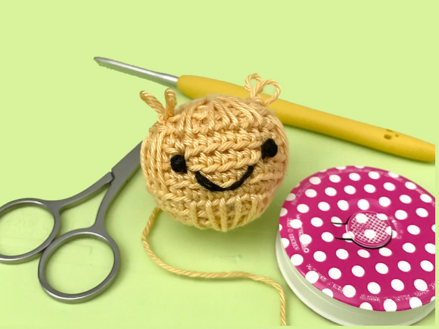 Ravelry: Happy Yarn Ball pattern by Meta van Essen