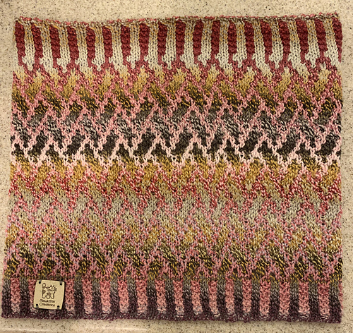 Ravelry: mewkittie's Issa Cowl