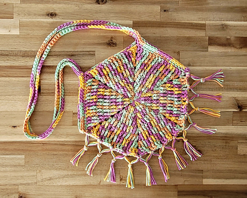 Ravelry: Very Vintage Purse pattern by Salena Baca