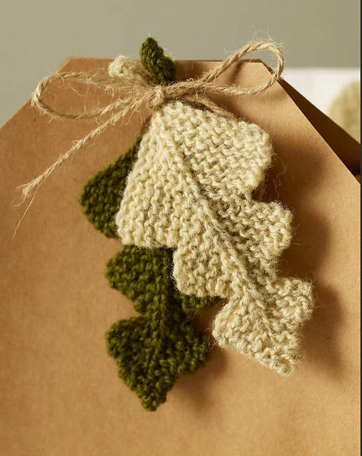 Ravelry: 423-3 Eikeblader pattern by Rauma Garn