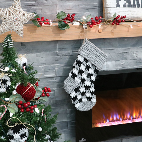 Ravelry: Rustic Farmhouse Plaid Stocking pattern by MJ's Off The Hook ...