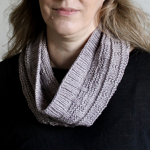 Ravelry: Square Basket Cowl pattern by Michelle Krause