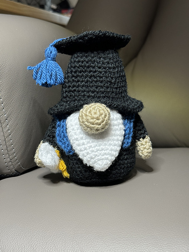 Ravelry: Graduation gnome pattern by Tidzhen Gyuldzhu