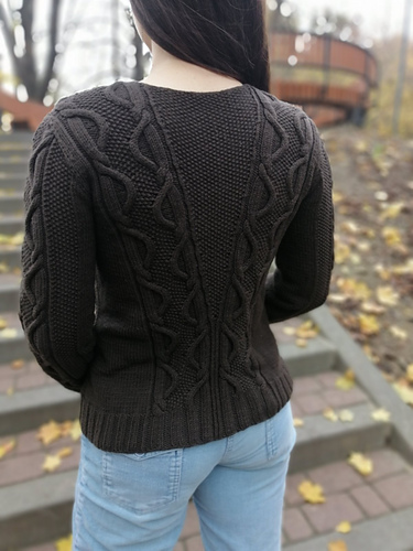 Ravelry: Free Falling Pullover pattern by Linda Marveng