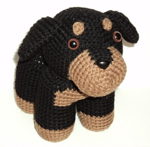 Ravelry: Rottweiler pattern by Stacey Trock