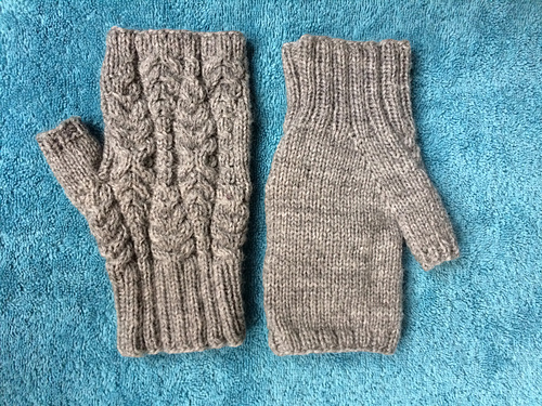Ravelry: Fingerless mittens Wheat field pattern by Maryna Radzko