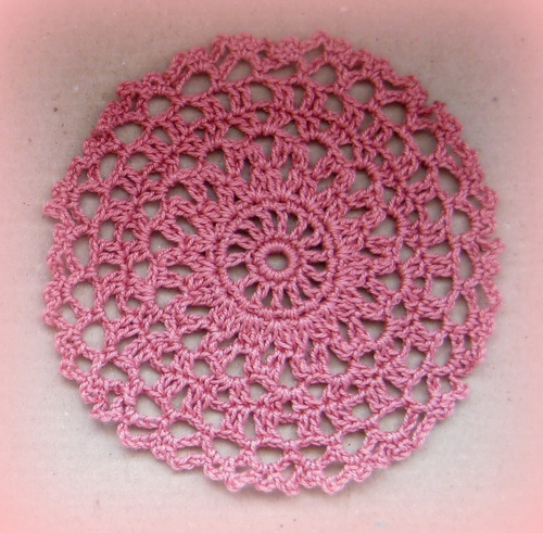 Ravelry: Mini Flower Doily pattern by Mimi Alelis