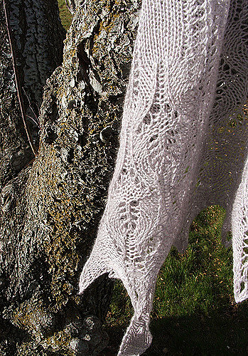 Ravelry: Icarus Shawl pattern by Miriam L. Felton