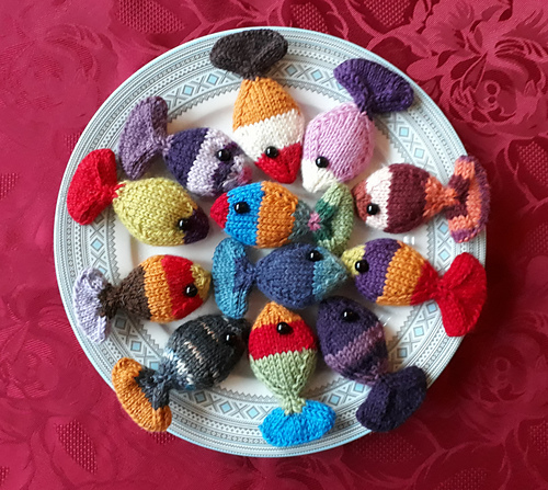 Ravelry: Rybka (Wee Fishie) pattern by Kino Knits