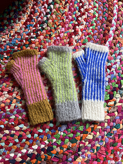 Ravelry: Groove Warmers pattern by Kait (minigru.studios)