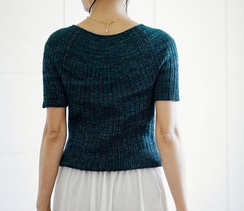 Ravelry: Seashell Sweater Light pattern by Minimi Knit Design
