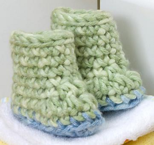 Ravelry: Baby Snug Boots pattern by Linda Cyr