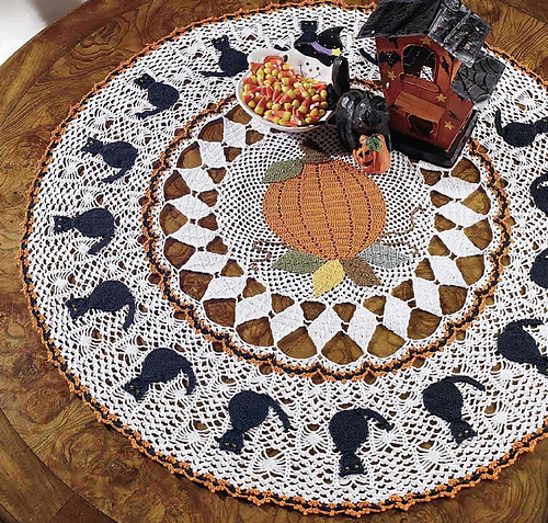Ravelry: Halloween Table Topper pattern by Carol Decker