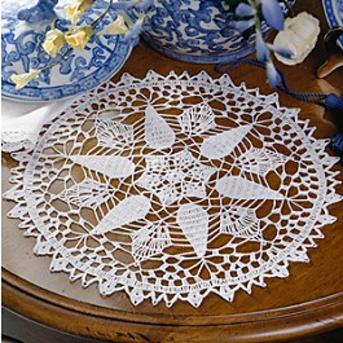 Ravelry: Snowflake Doily pattern by Nathalia Eberle