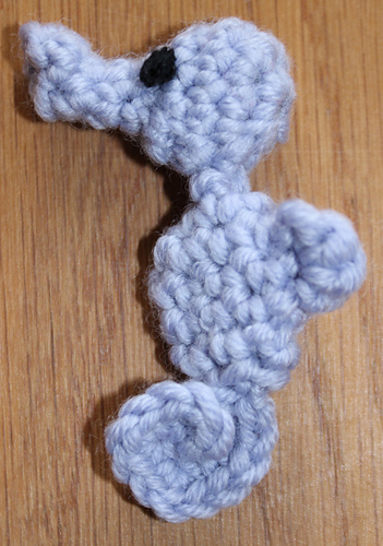 Ravelry: Tiny Seahorse pattern by Jo Blair