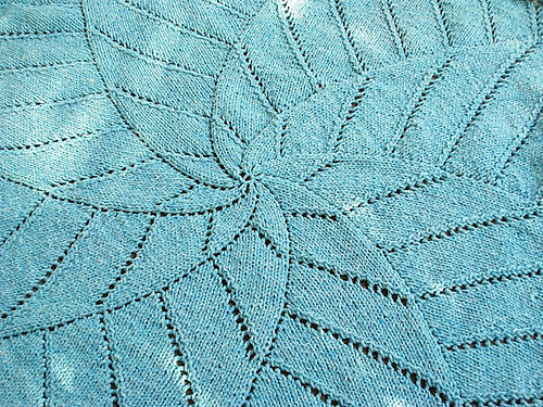 Ravelry: Radiating Star Blanket pattern by Alexis Layton