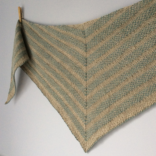Ravelry: Linen Weave Triangle pattern by Susan Ashcroft