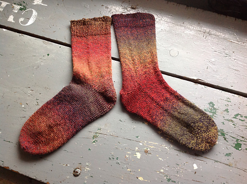 Ravelry: Easy Toe-Up Socks pattern by Diana Jordan