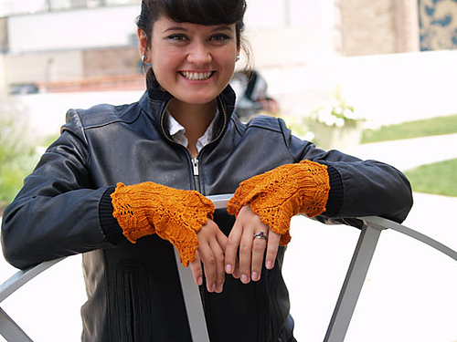 Ravelry: Frilly Cuffs pattern by Kendra Nitta