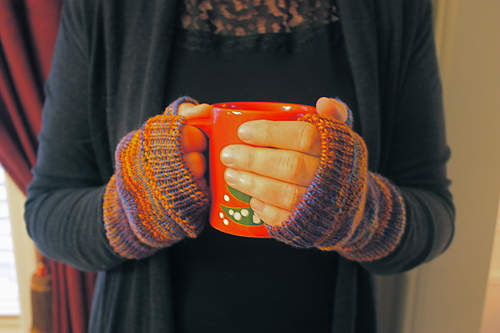 Ravelry: Ripple Wave Fingerless Mitts pattern by Kate Lore Designs