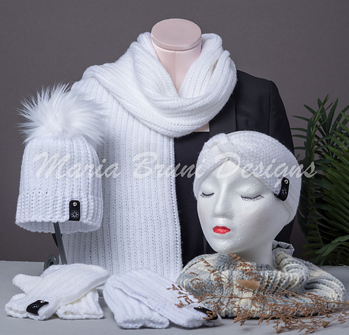 Ravelry: The Wedgewood Cowl pattern by Maria Bruni