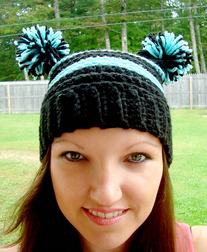 Ravelry: Spunky Pom Pom Hat pattern by Lisa Jelle