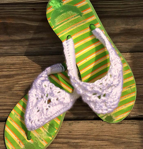 Ravelry: Tranquil Triangles Flip Flop Flair pattern by Lisa Jelle