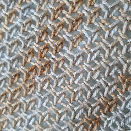 Ravelry: Voilà! Shawl pattern by Helen Kennedy