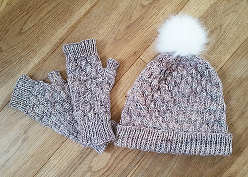 Ravelry: Laura's Cosy Cornish Hat pattern by Helen Kennedy