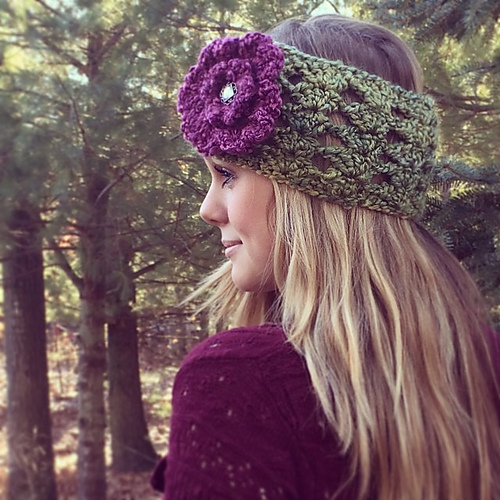 Ravelry: Country Cottage Ear Warmer pattern by Sarah Moss