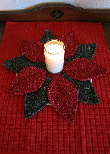Ravelry: Poinsettia Table Centerpiece pattern by Sandy Marie