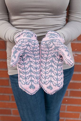 Ravelry: Lepus, lapin, rabbit mittens pattern by bunnymuff - Mona Zillah