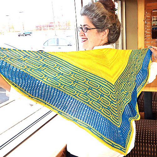 Ravelry: Crawl Shawl pattern by bunnymuff - Mona Zillah